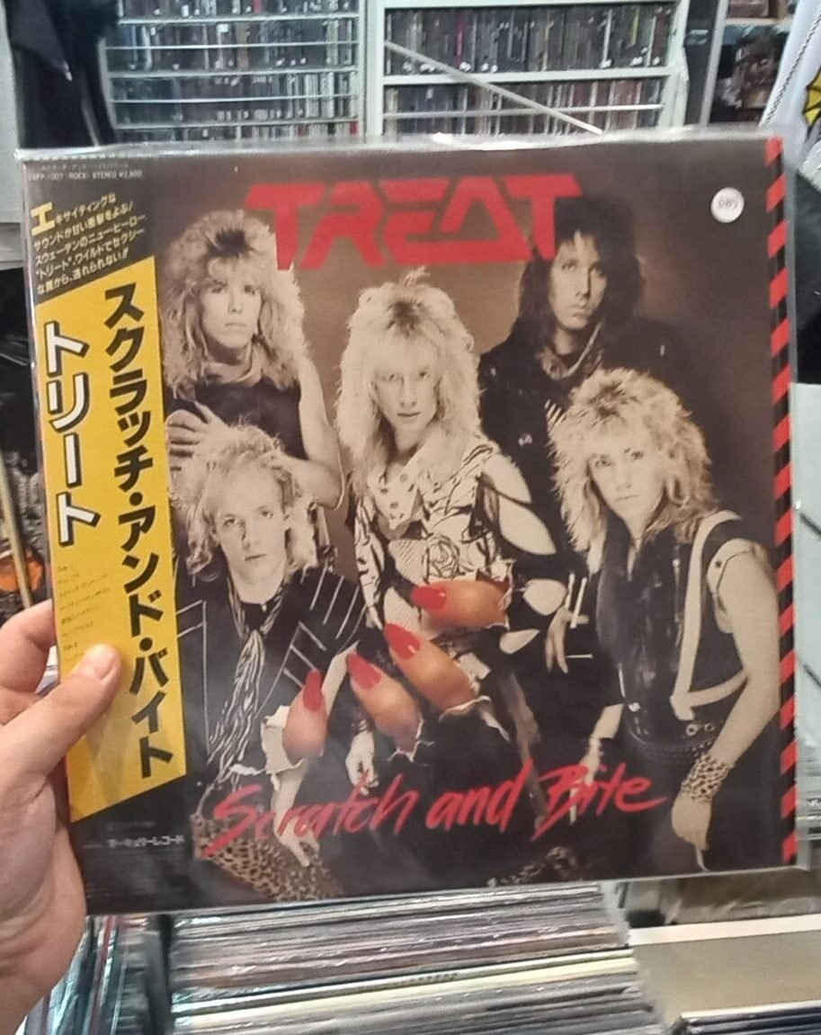 TREAT - SCRATCH AND BITE - Lets Rock Store